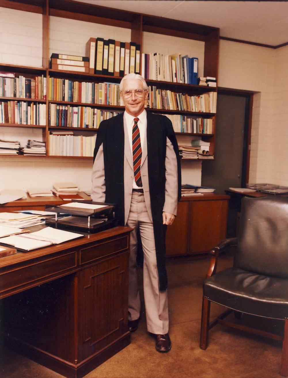 Harry Macdonald - Hall of Fame | Old Peninsula Grammarians' Association ...