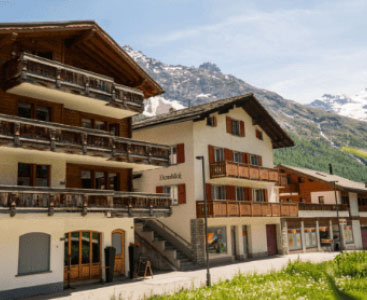 Saas-Fee Ski Resort Course Location Guide With EA Ski & Snowboard Training.