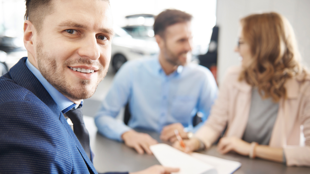 Cómo manejar la negociación del precio de salida con los clientes