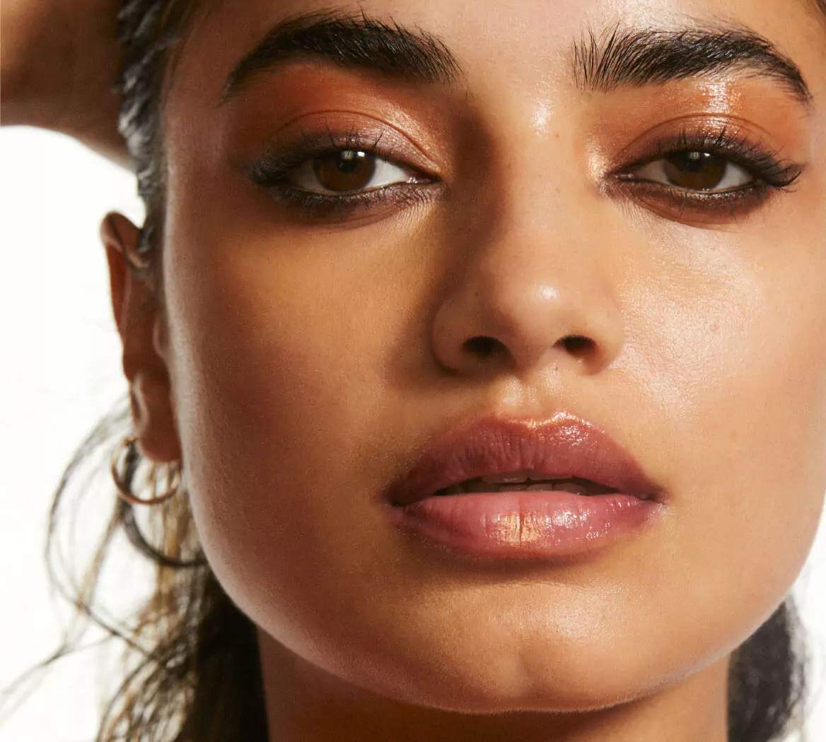 How To Choose The Right Foundation For Your Skin Type - Tira