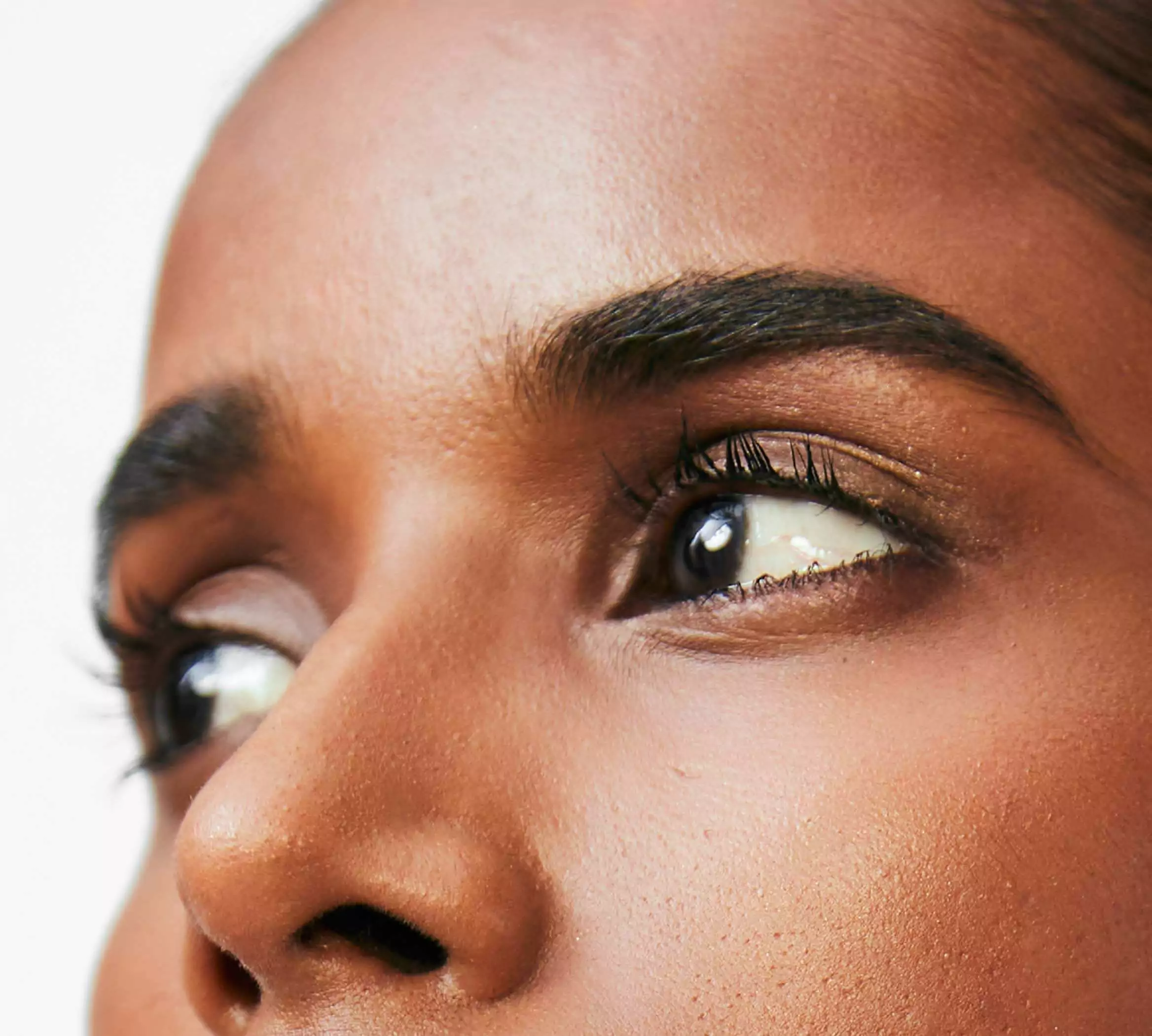 Tips on how to ace the perfect brows through effective tweezing