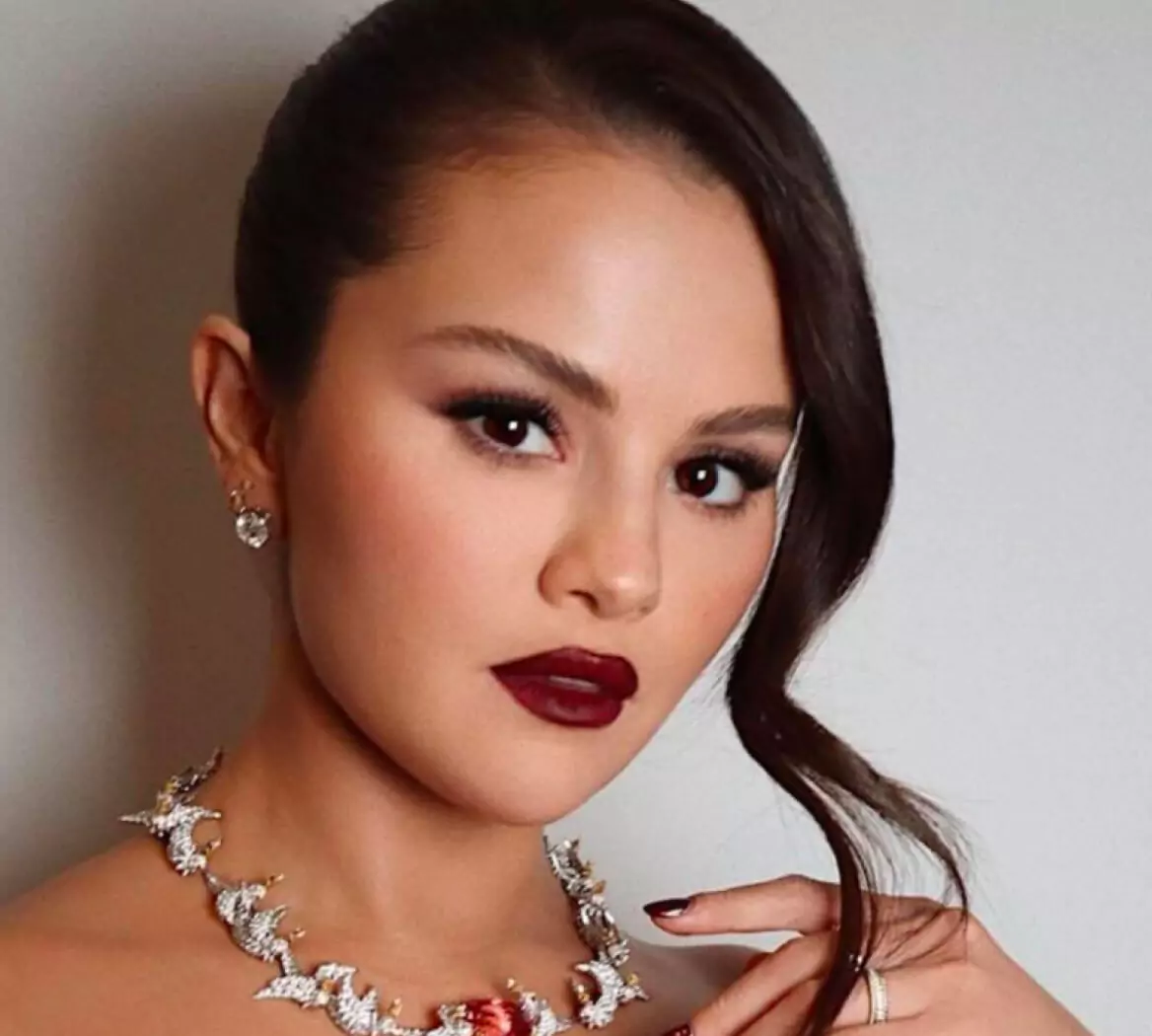 A recap of the best beauty looks from the 75th Emmy Awards