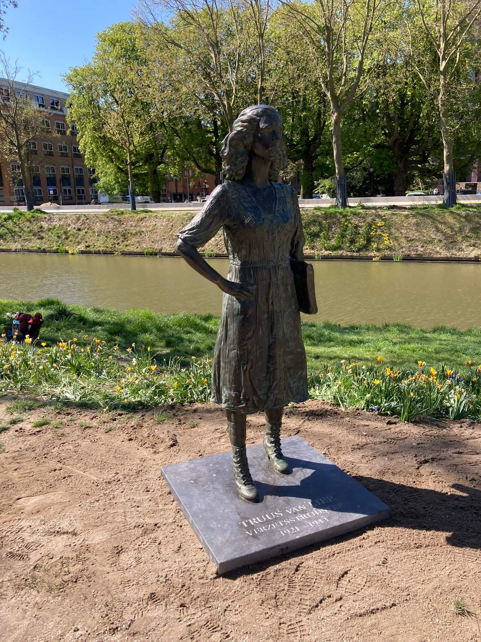 Beeld geplaatst van verzetsvrouw Truus van Lier in Utrecht