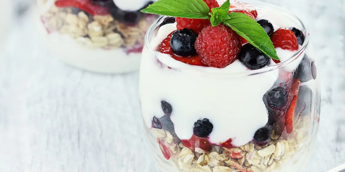 15 Best Snacks for Crohn's Disease from an IBD Dietitian