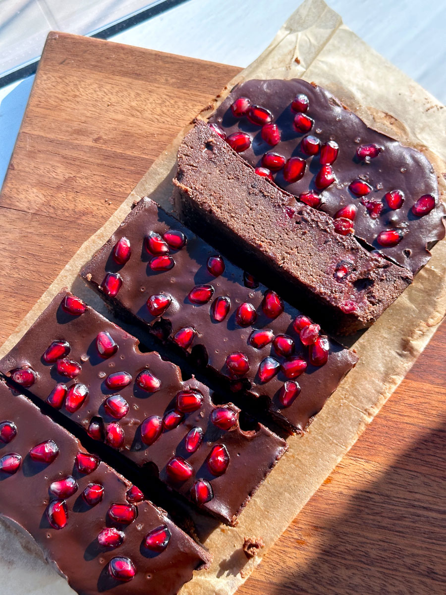 No-Bake Chocolate POM Bars | POM Wonderful