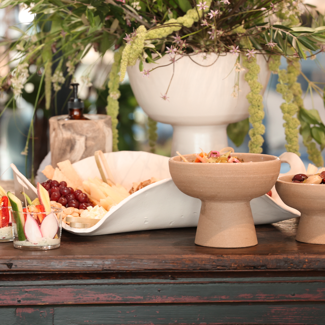 5 Neutral Tablescape Tips—Olivia Muniak | Evite