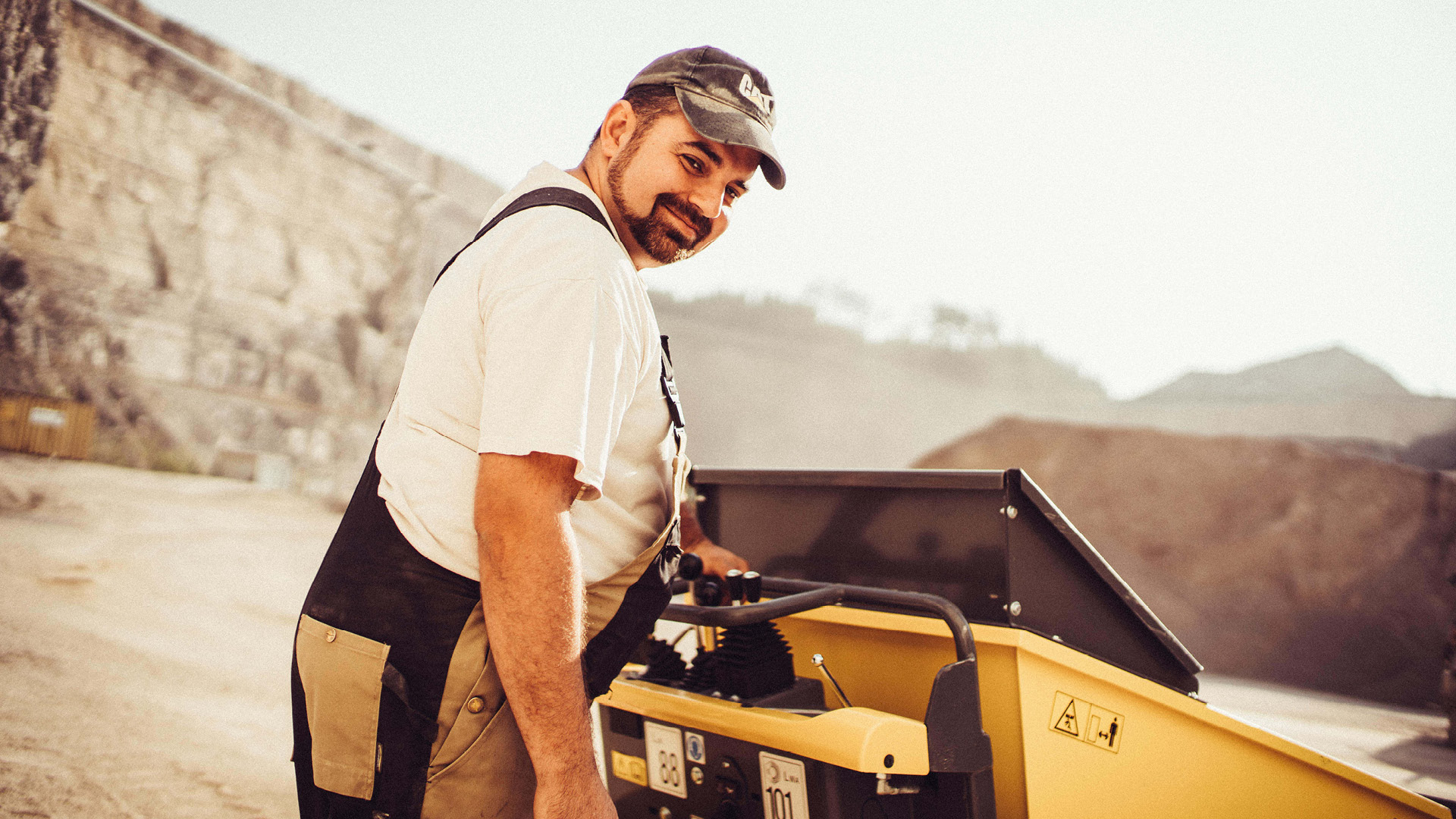 Komm zu Gfrörer! Und baue die Zukunft mit uns. Als Baugeräteführer