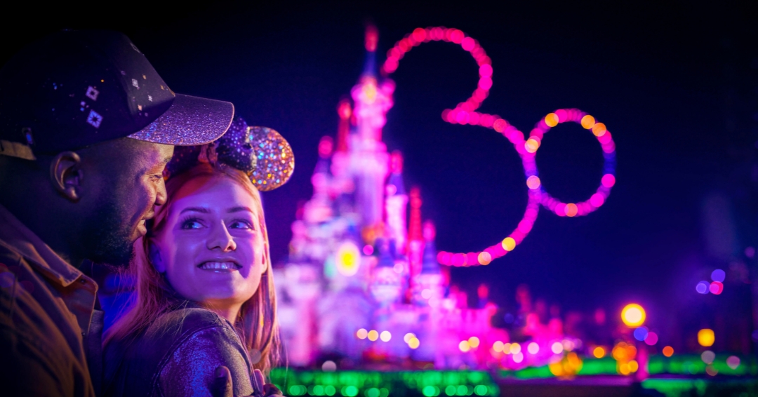 Nuevo espectáculo de drones MARVEL en Disneyland París