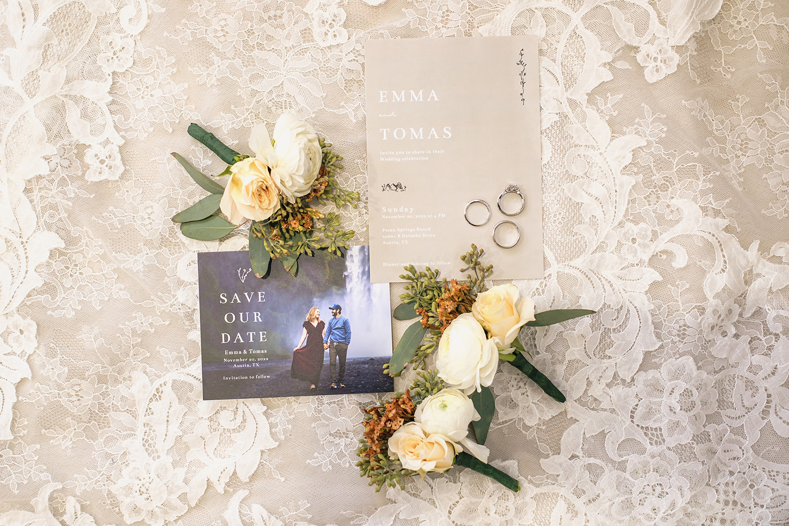 Poppy Flowers Real Wedding: Emma + Tomas