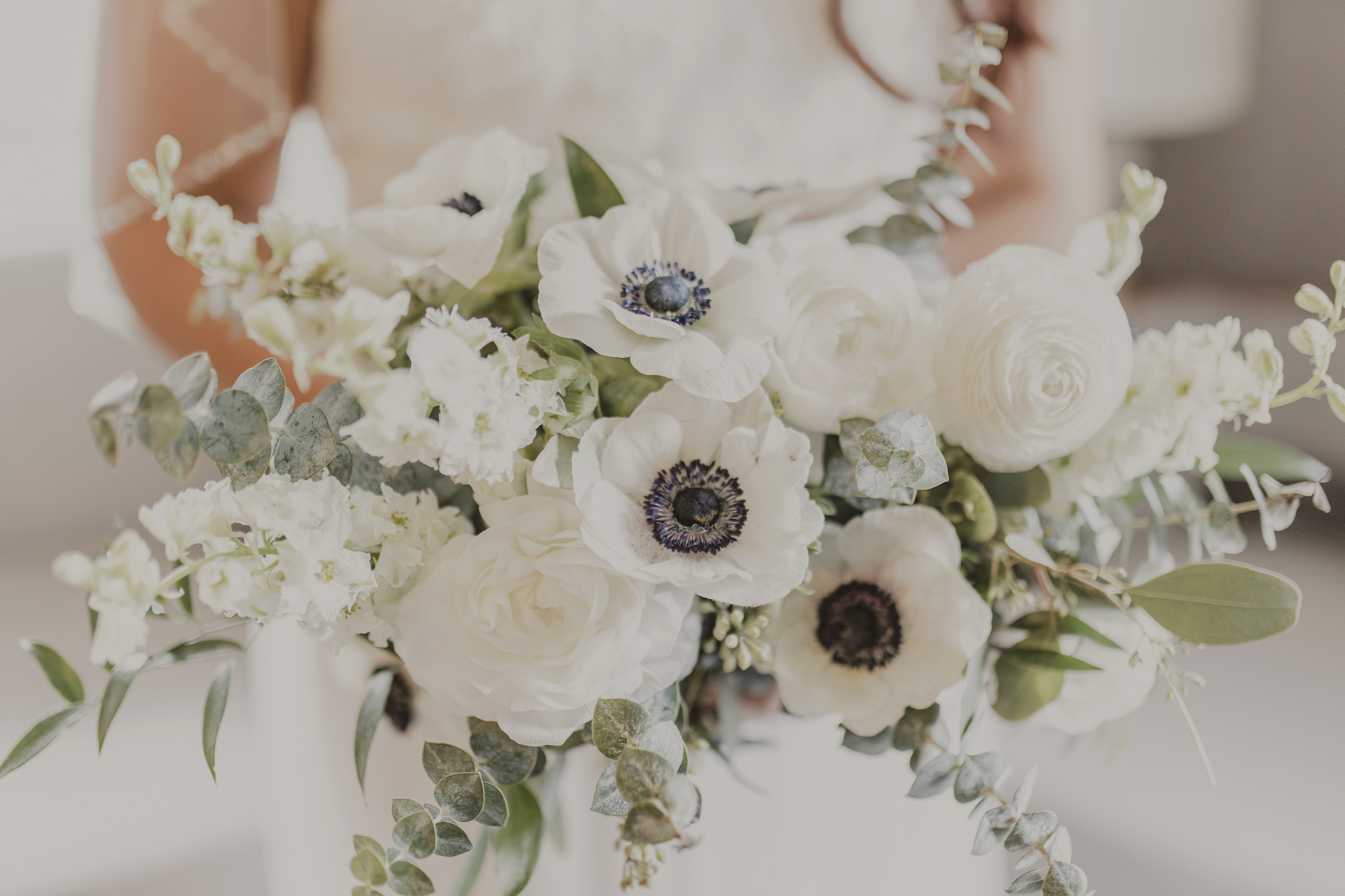 Elegant White Color Palette Inspiration for Wedding Flowers