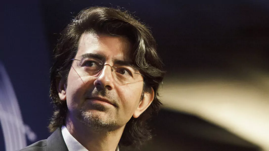 Pierre Omidyar: Online Auction Pioneer | Thriday