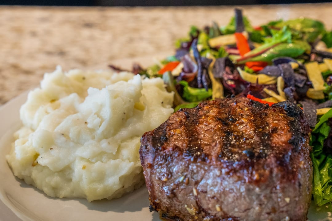 #1 Hotel in Oakland + Breathtaking Views - Executive Inn & Suites