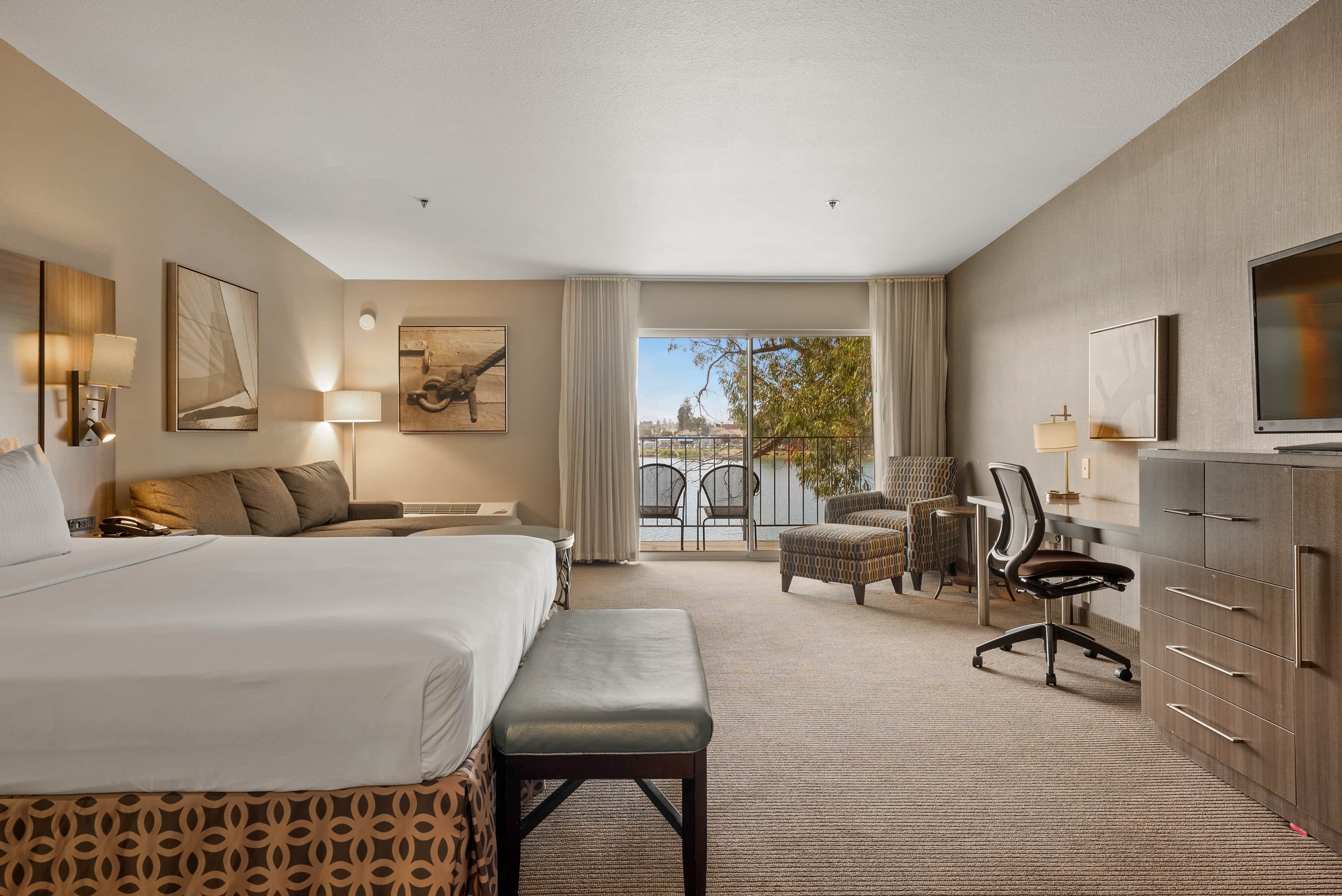 Gorgeous King Water View Suite at Executive Inn & Suites in Oakland