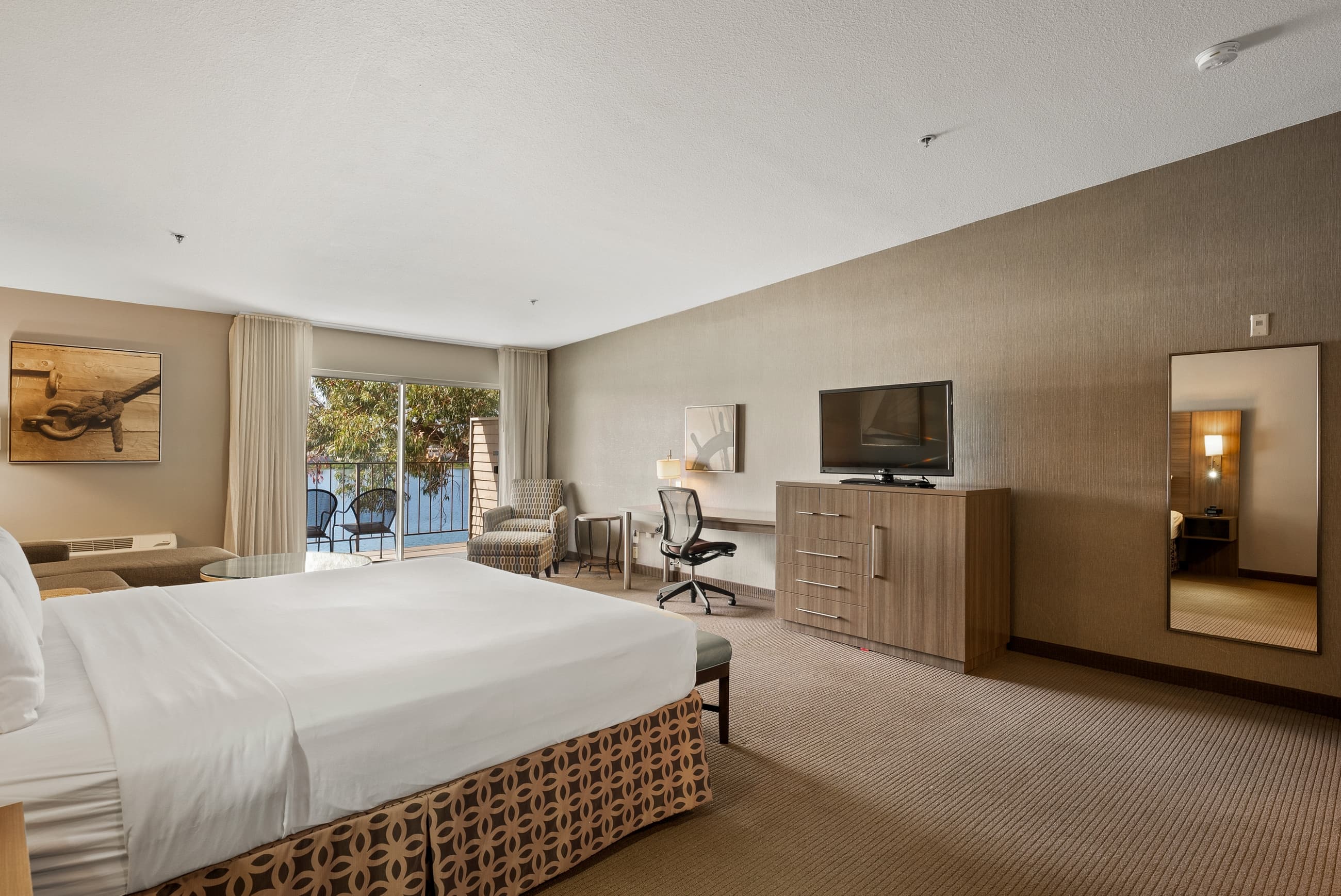 Welcome to Executive Inn & Suites Embarcadero Cove! We Are Excited You ...