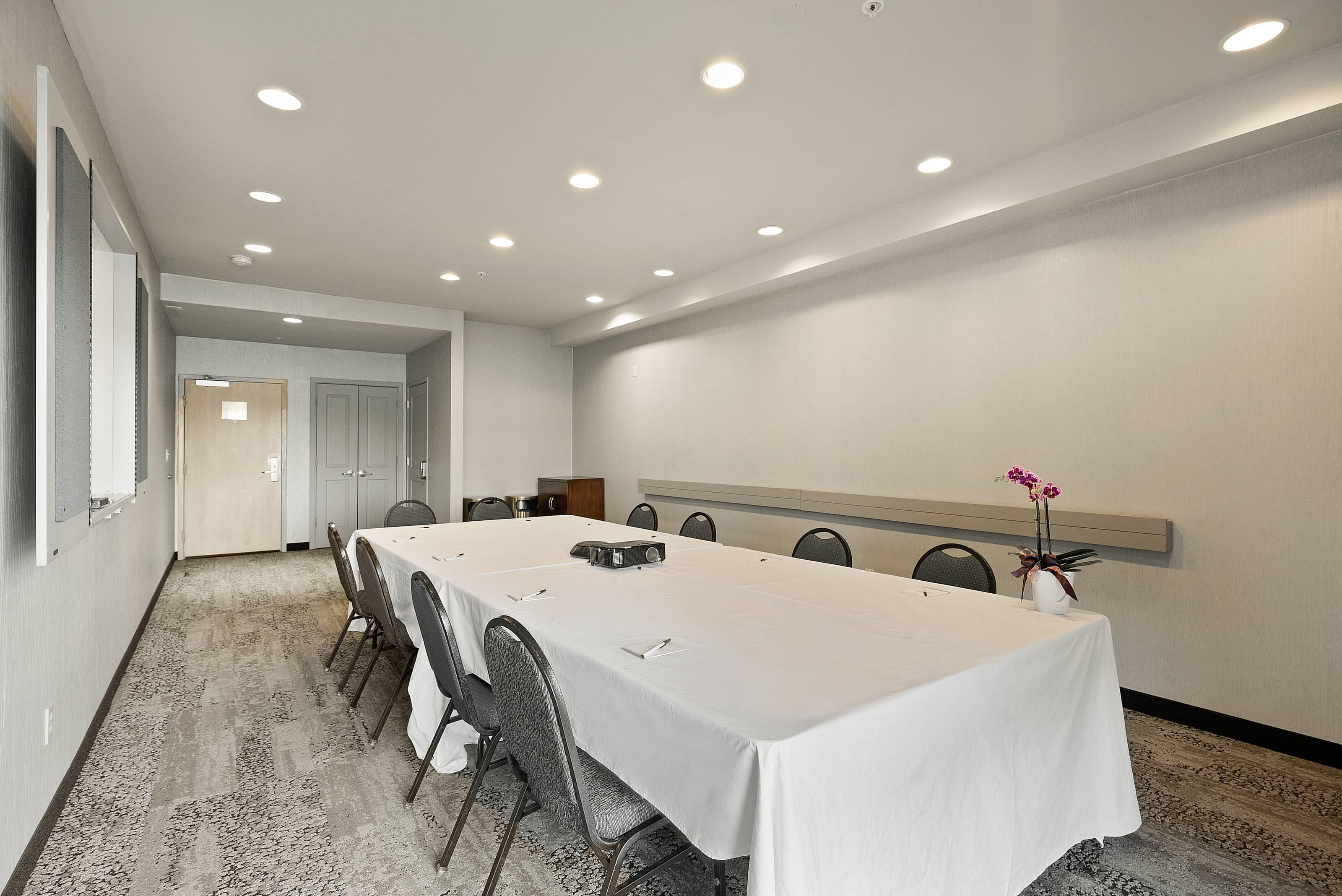 The Lighthouse Room | Meeting Space at Executive Inn & Suites in ...
