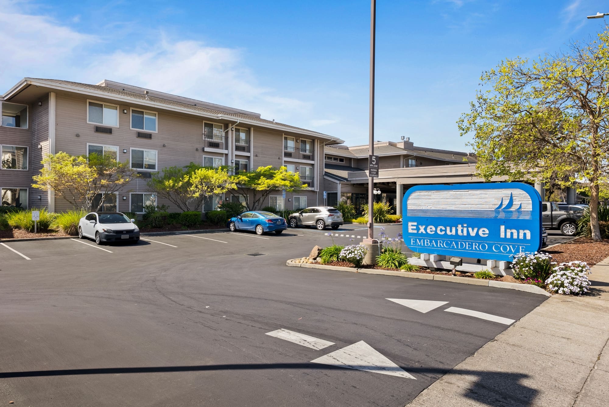 Welcome to Executive Inn & Suites Embarcadero Cove! We Are Excited You ...