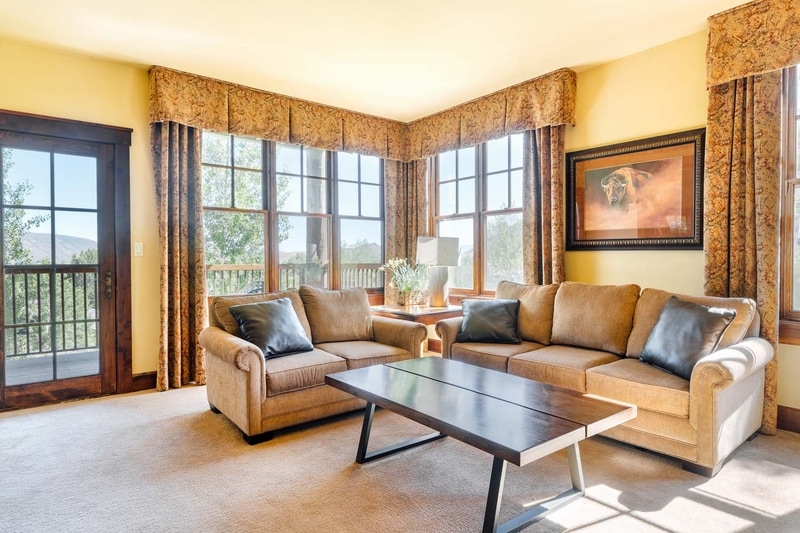 Jackson Hole Accommodations | Rooms & Condos | Snow King Resort