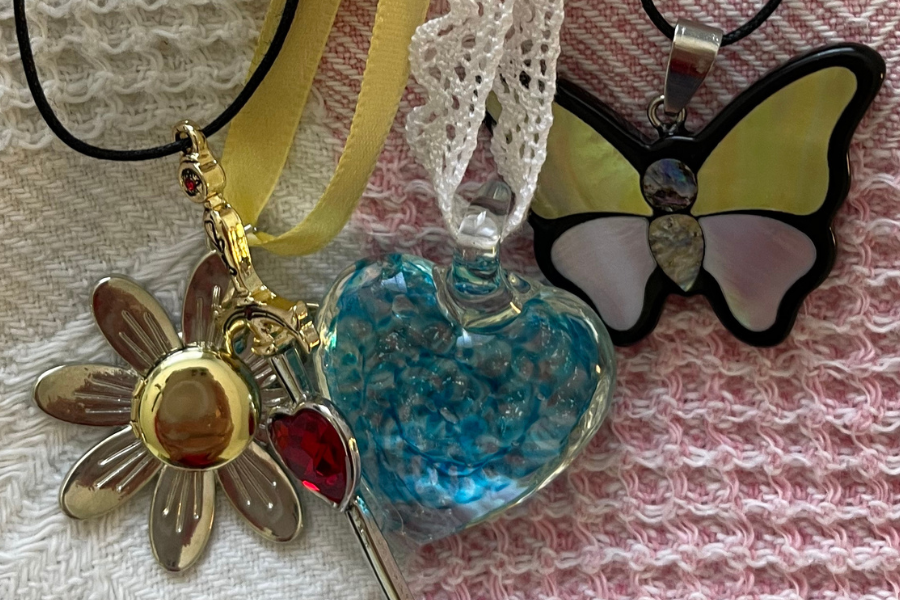 How To Make A Trendy DIY Pendant Necklace For Less Than $5