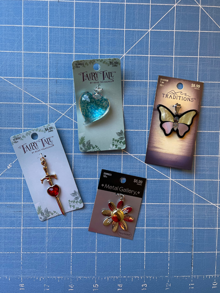 How To Make A Trendy DIY Pendant Necklace For Less Than $5