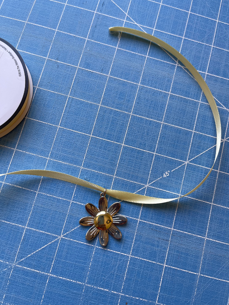 How To Make A Trendy DIY Pendant Necklace For Less Than $5