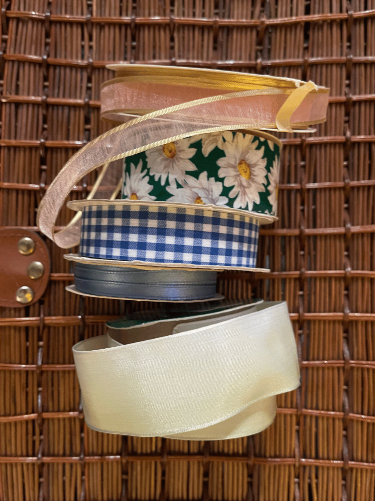 How (And Why) I Thrifted All My Christmas Gifts This Year