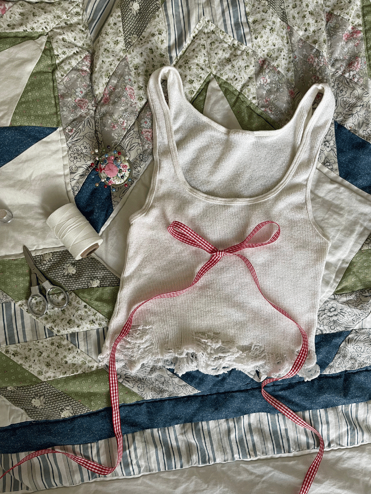 Using Scrap Ribbon To Make An Easy + Adorable DIY Bow Top