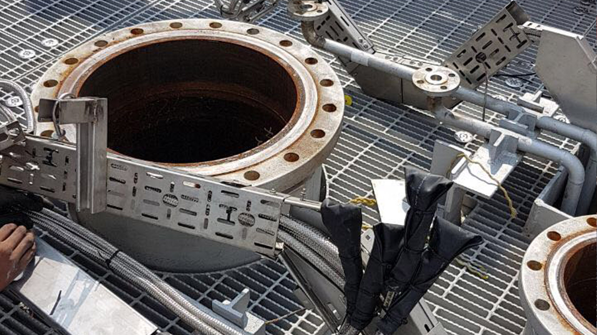 Flare Tip Installation - Catcher FPSO | Conbit