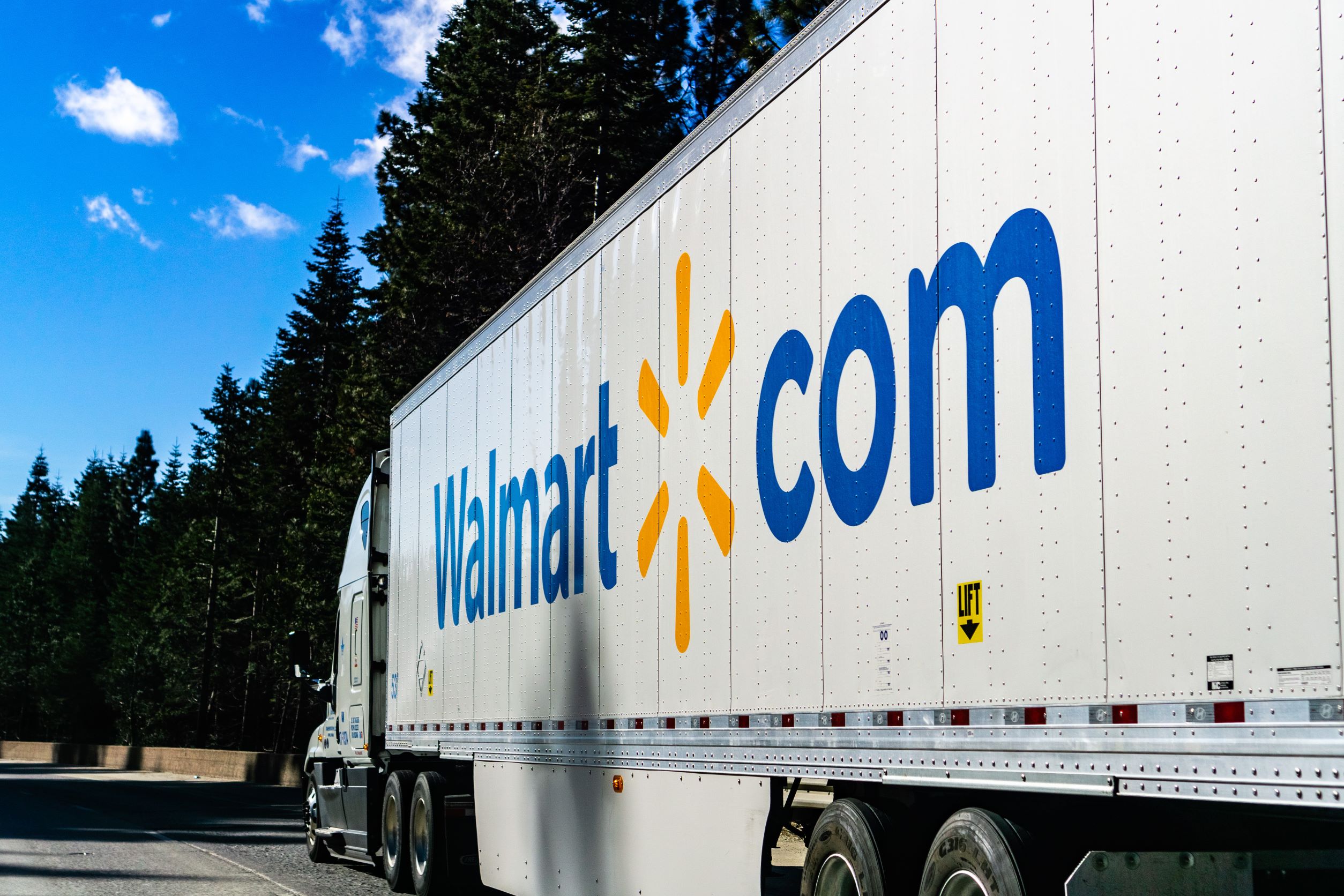 Walmart increases trucker pay, expands training program | News | MEXEM