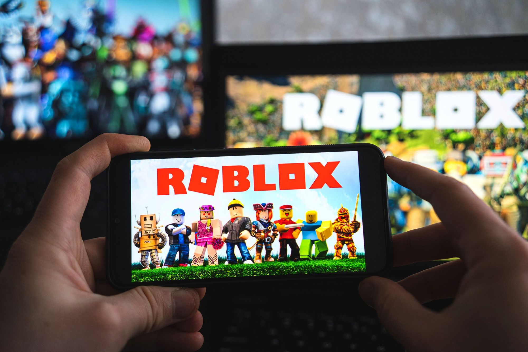Roblox shares climb on plans to debut 3D advertising next year | News ...