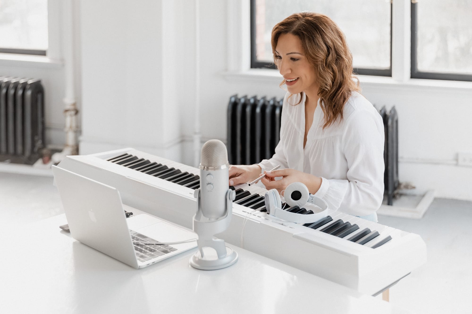 Straw Phonation: What's all the hype about? | Alida Vocal Studio