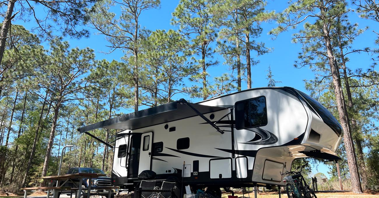 13 Amazing Fifth Wheels with Two Bedrooms | RV Rank