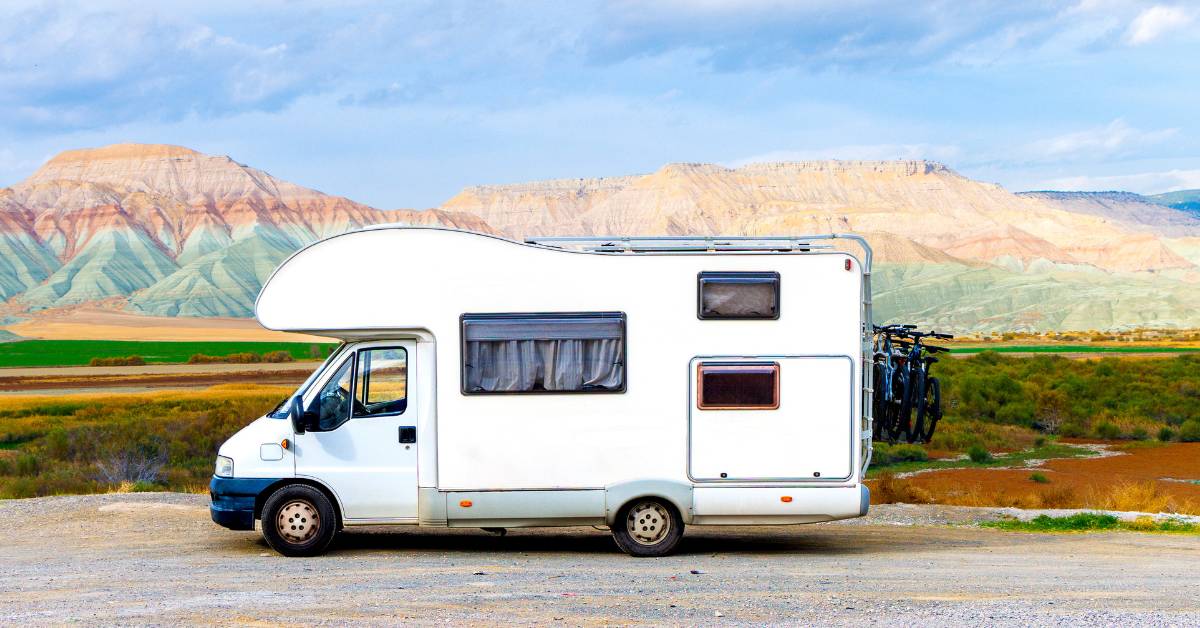 RV Camper Vs Mobile Home (Comparison List of Differences)