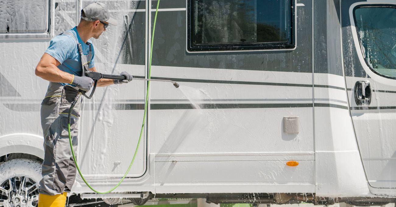 10 Top RV Maintenance Tips to Keep You Rolling Smoothly All Seasons