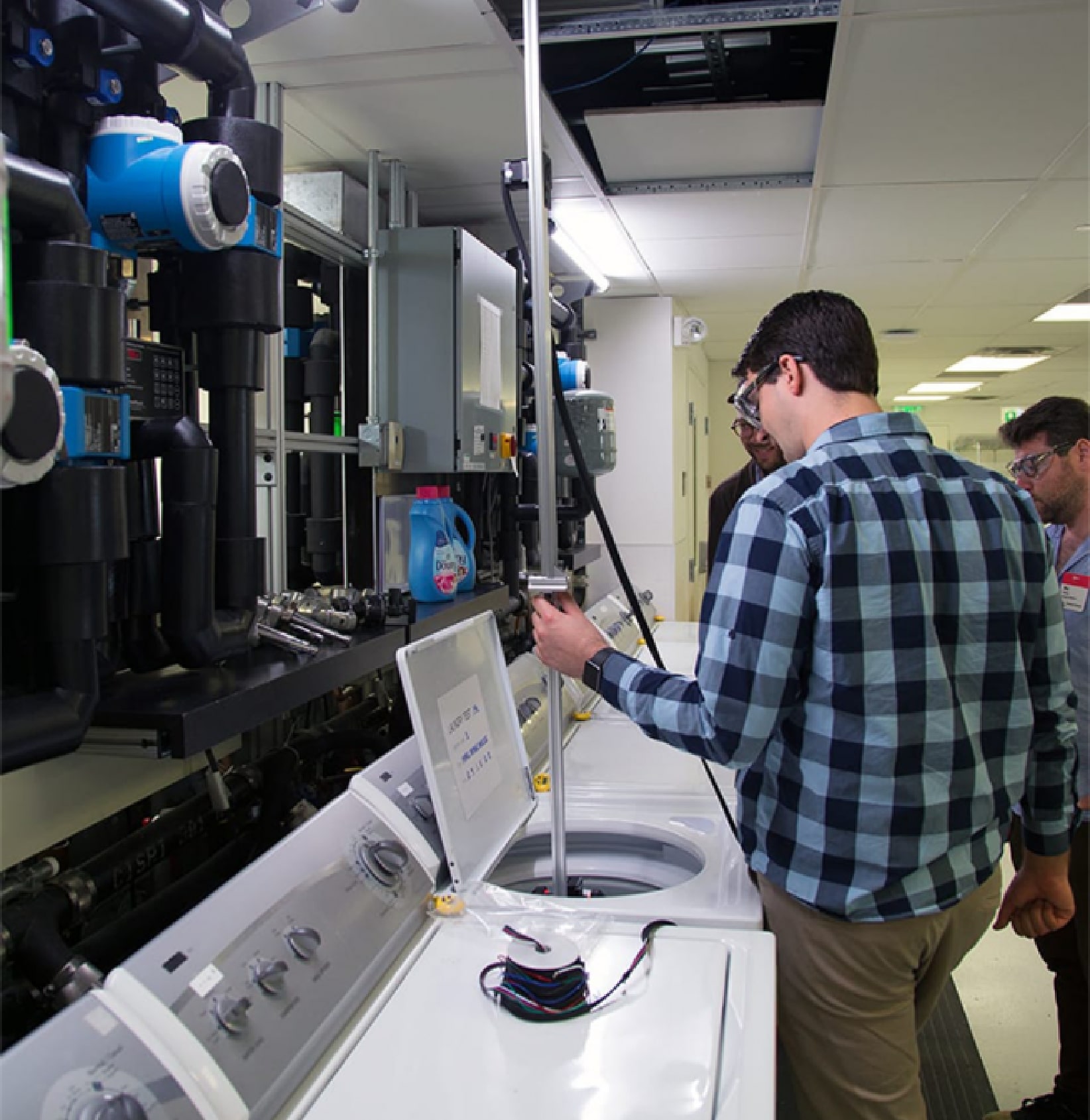 Downy: A 360 Journey Inside a Washing Machine | Subvrsive