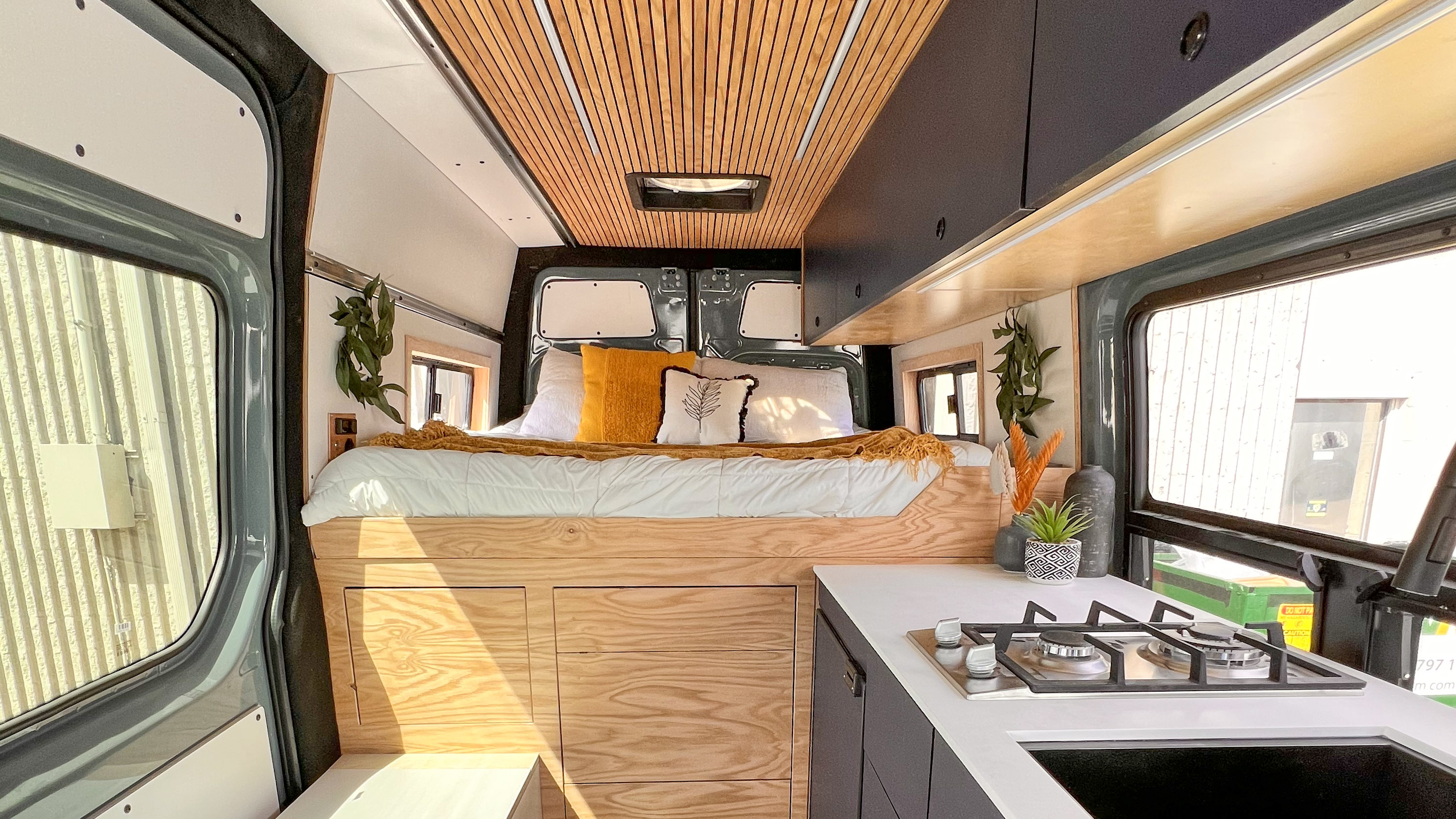 Featherbuilt - The Vanlife Directory