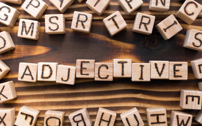 Maîtrisez les Adjectifs Anglais pour des Phrases Plus Percutantes