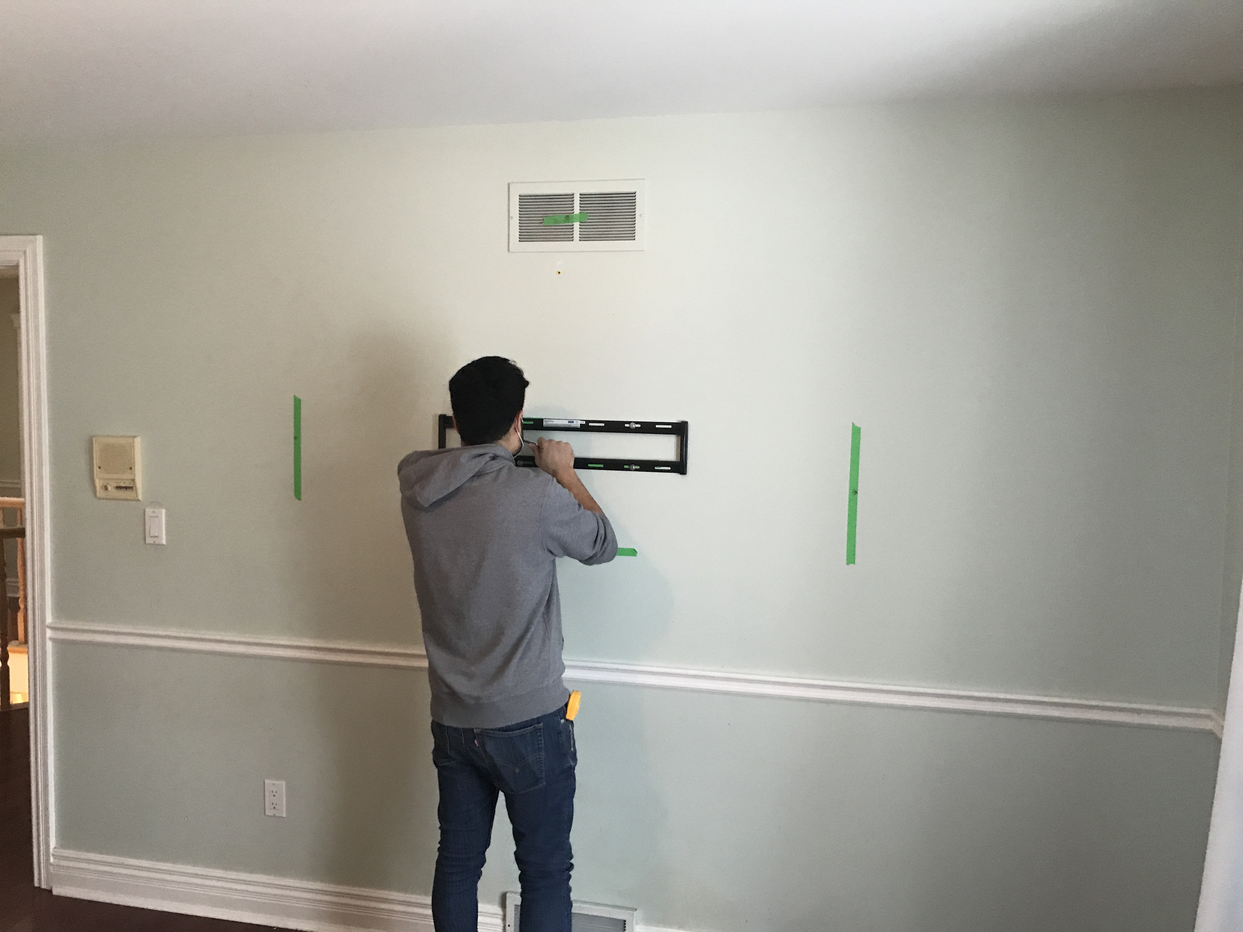 Different TV mount types and their benefits