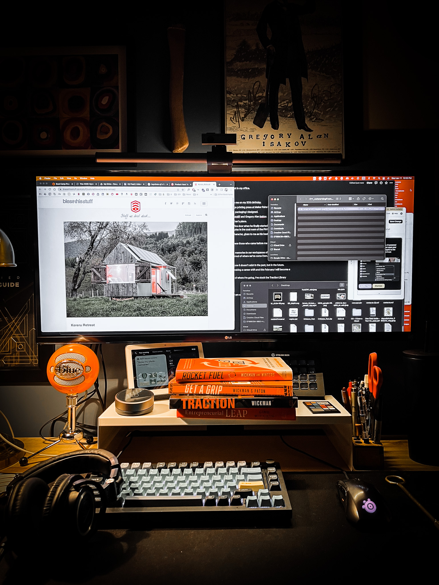 Dado Creative - 1 New Thing I added to My Desk to Start Remembering the Future