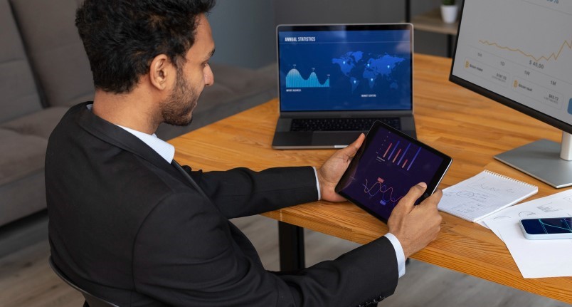 Build Real-time Risk Monitoring App for Finance Industry