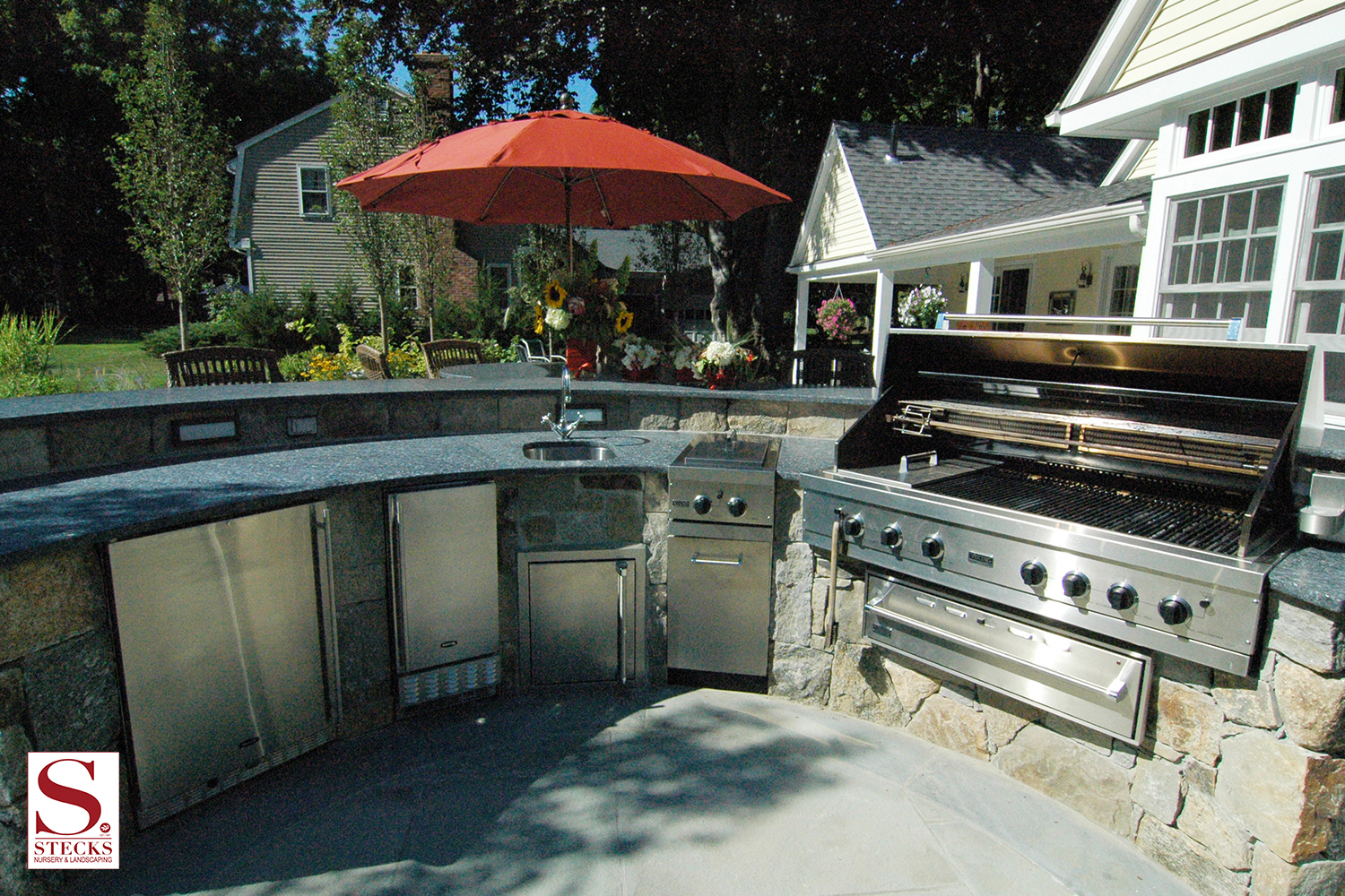 Outdoor kitchens | STECKS NURSERY AND LANDSCAPING