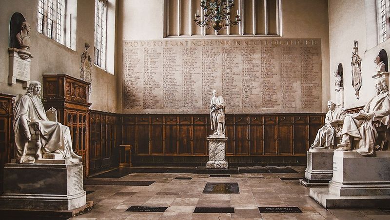 The 15 University of Cambridge's Notable Alumni | Amber