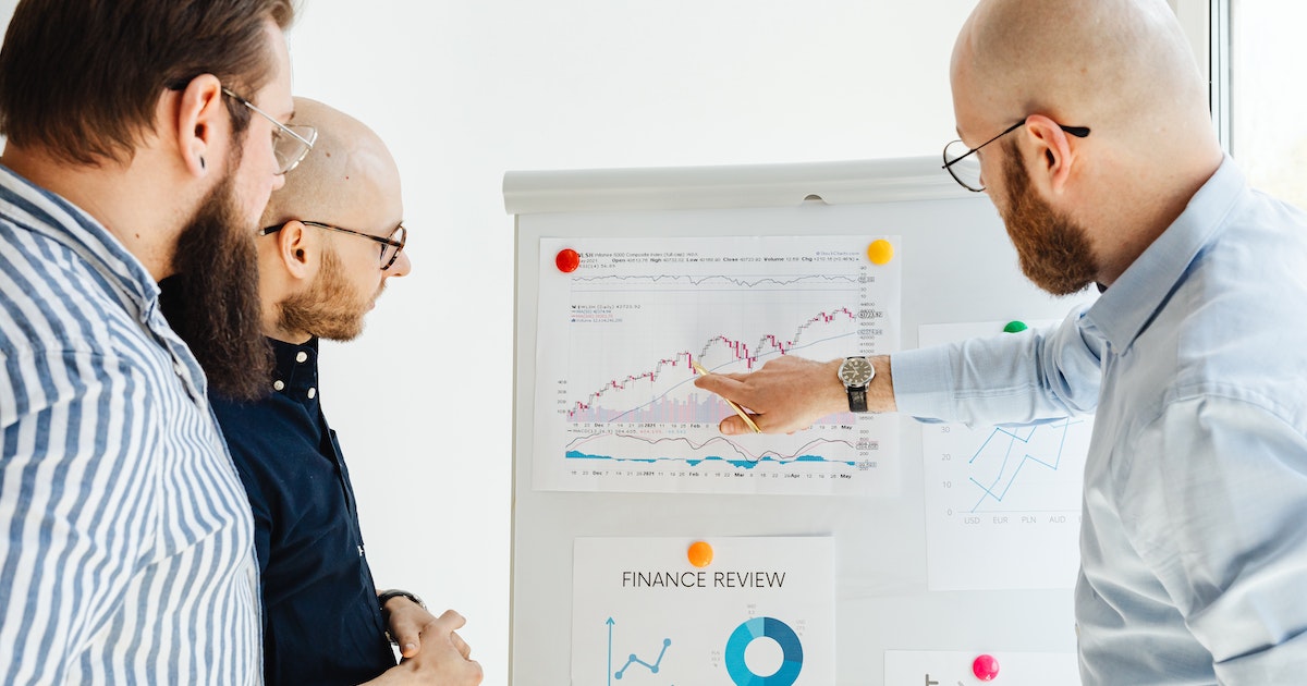 The Ultimate Guide to Conducting a Year-End Business Review