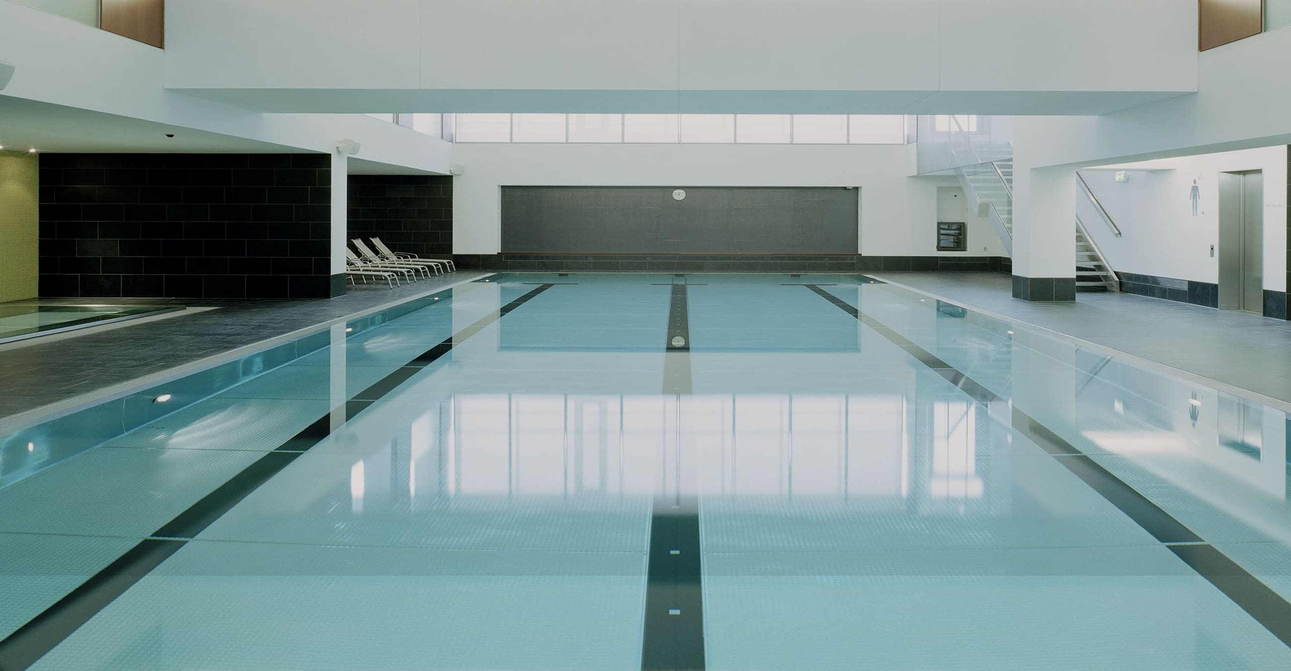 Holmes Place Premium Fitnessstudio l Lübeck