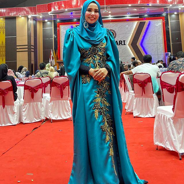 Vanny Vabiola: Indonesian Pop Singer and Songwriter