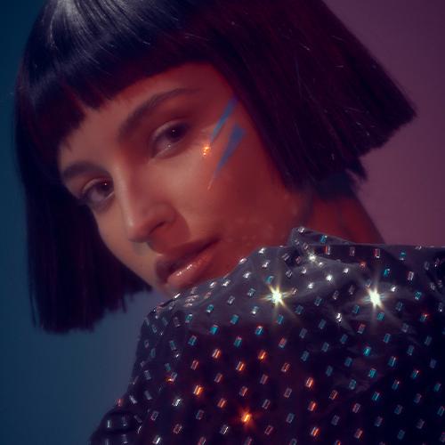 Julia Wieniawa - Singer, Songwriter, and Actress Bio