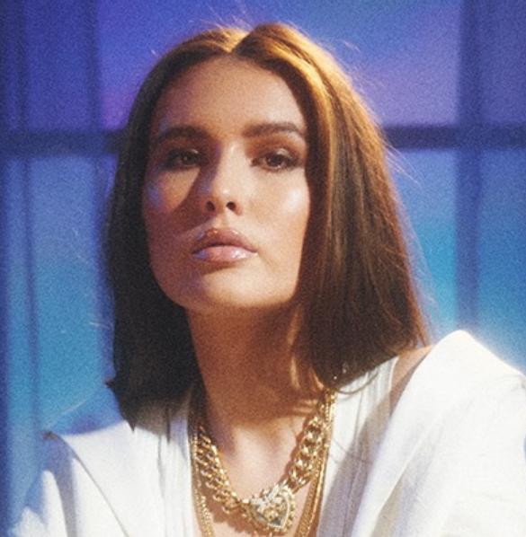 Mimi Webb - Singer, Songwriter & Artist Biography