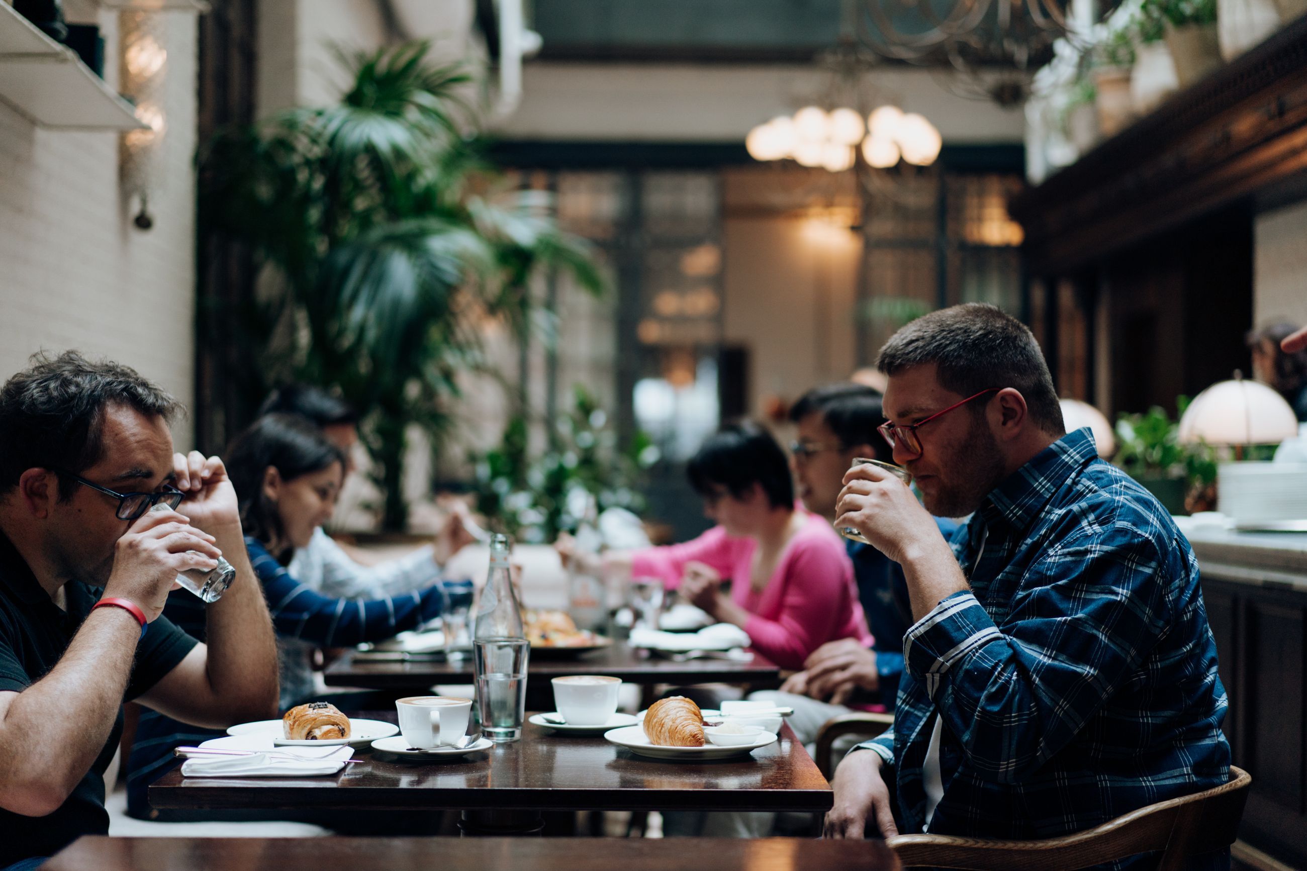 Dinder Club - Planes y citas