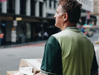 75+ Unique, Creative & Catchy Courier Business Names 👀