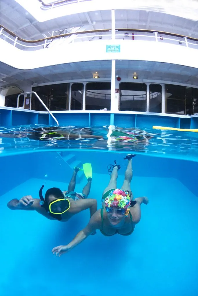 Reef Endeavour – Captain Cook Cruises Fiji