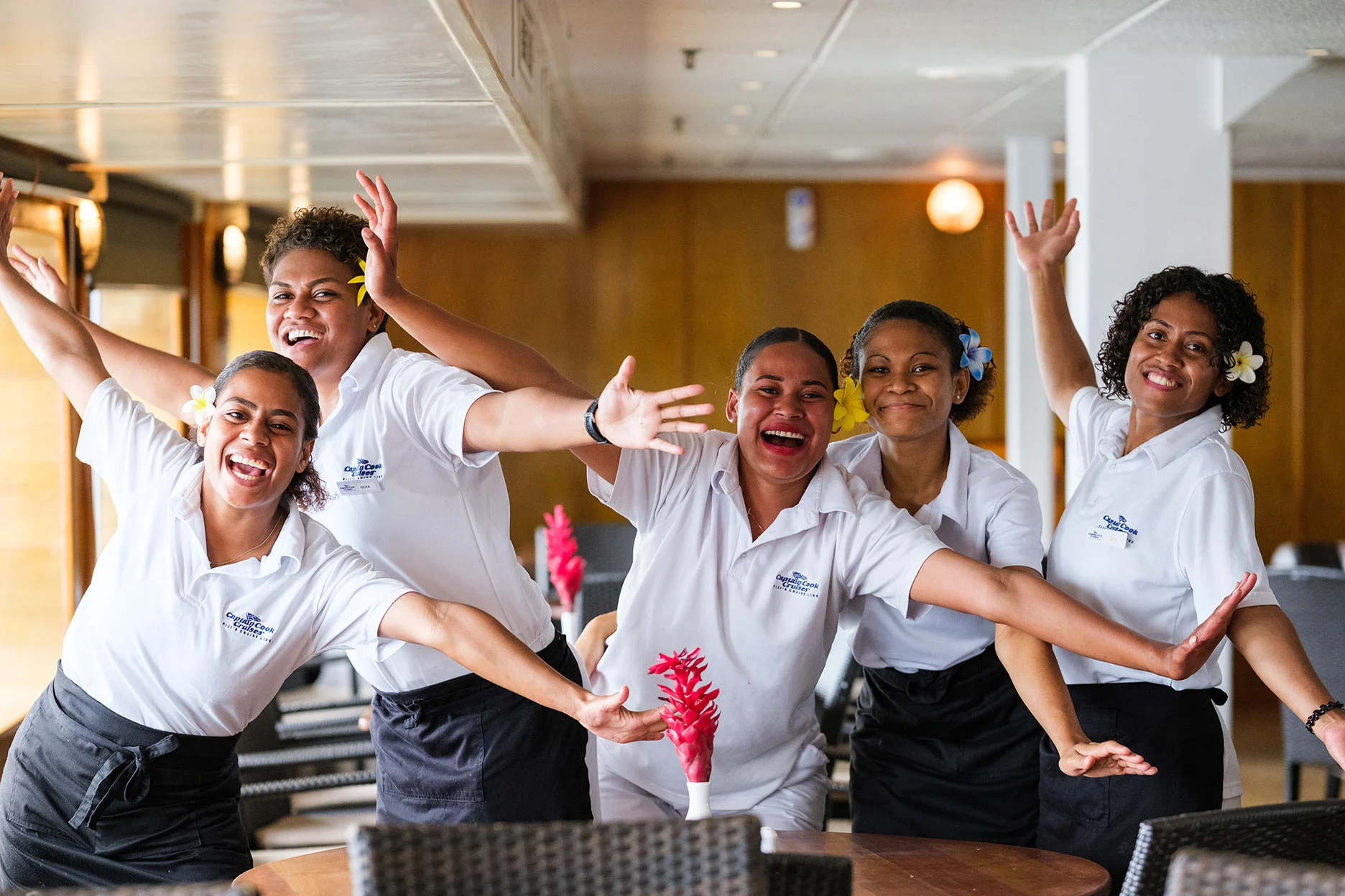 Reef Endeavour – Captain Cook Cruises Fiji